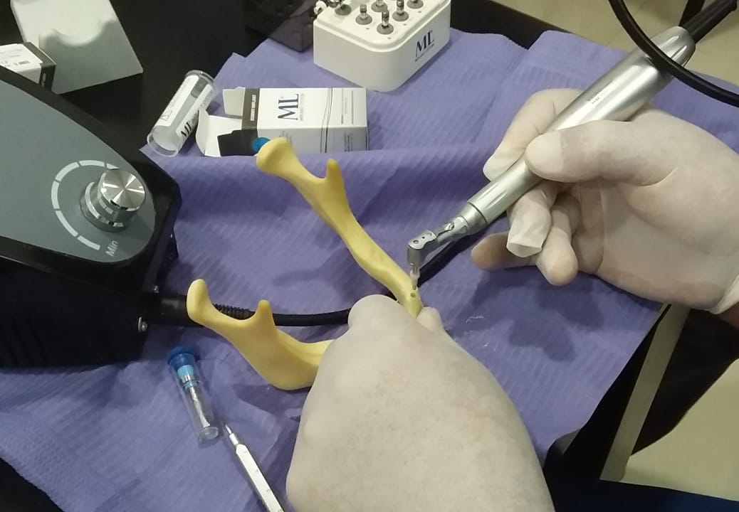 Avanza el curso de Implantología Inicial con prácticas preclínicas en el Colegio - COPBA2 ...